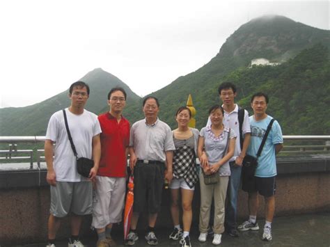 东南大学曹进德教授复杂系统与复杂网络团队