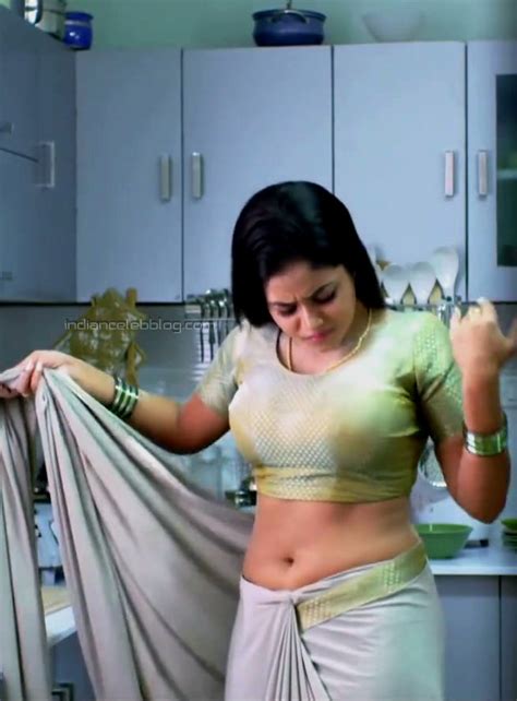 Poorna Shamna Telugu Avunu 10 Hot Saree Navel Hd Caps