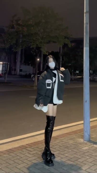 把你那个一天不看美女就难受的朋友艾特出来 辣妹 Cardboardbox 达芙妮方糖过膝靴 Youtube