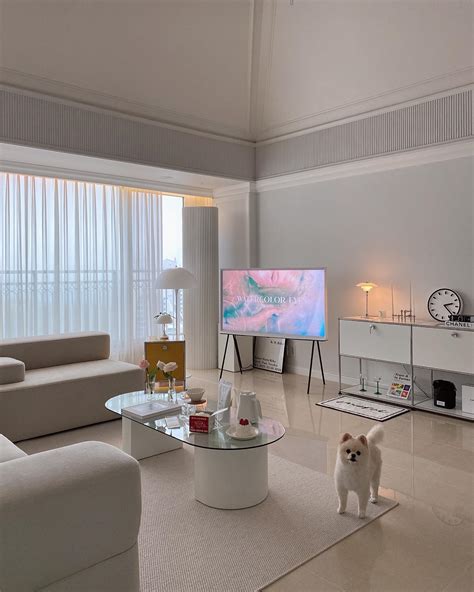 ʏᴇɴɴɪ🤍 집꾸미기 인테리어 여름날 같았던 오늘 그래서 그런지 더 지치는듯🫨😵‍💫 오늘은 아껴둔 와인을 마셔야지🍷 집 집꾸미기 주방 주방인테리어