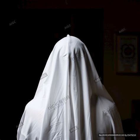 Ai创作图身穿白色修道服的修女 修女图 宗教人像 修女蜡像 修女服 祭服 穆斯林女子 教堂修女 沐浴在阳光下的修女 戴头巾的男献纳者 穆斯林