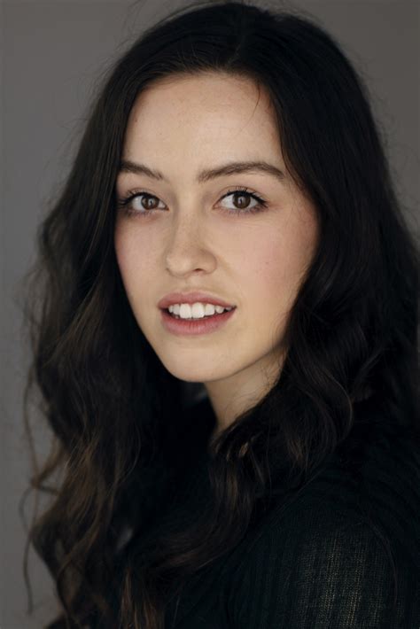 Alex Tunui About Entertainment Ie