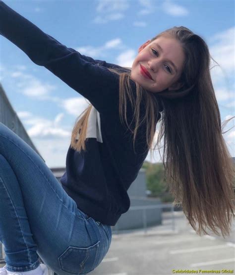 Celebridades Femeninas Oficial Alva Inga Quiero Presentarles A Esta