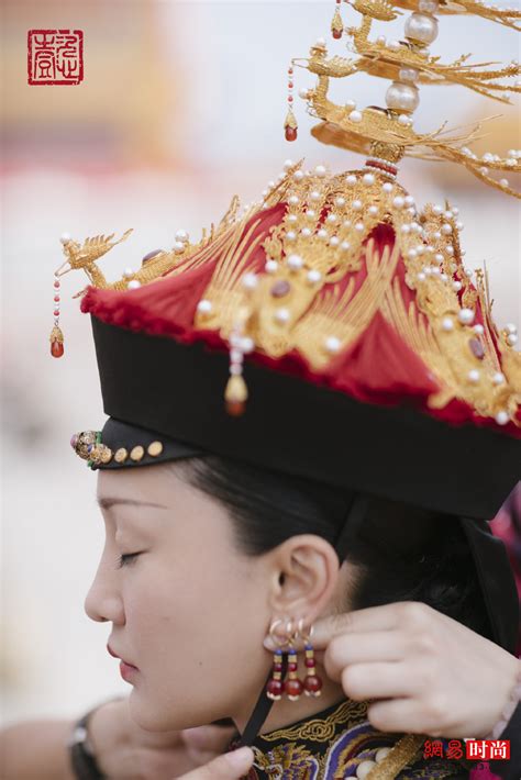 《如懿传》周迅封后 身着凤冠朝服美哭了