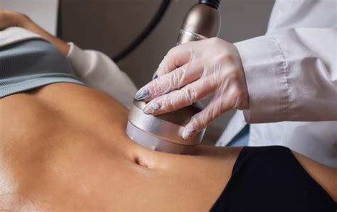 Procedimiento Para Eliminar La Celulitis En El Abdomen Femenino Masaje