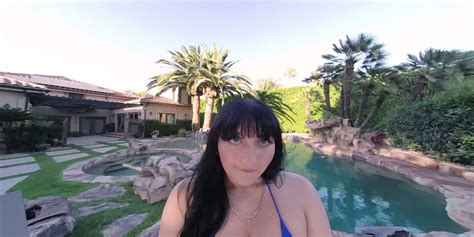 Since Aleksa Mink Divorced Her Husband And Got The House She Started