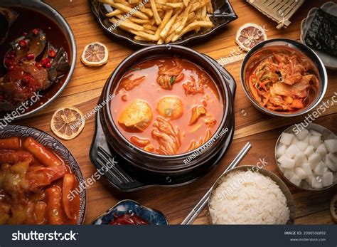 간장떡볶이 102개가 넘는 로열티 프리 라이선스 대상 스톡 사진 Shutterstock