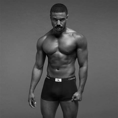 Calvin Klein 春季形象廣告登場，由 Aaron Taylor Johnson、fka Twigs、jennie、kendall Jenner 及 Michael B Jordan