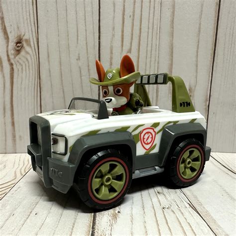 Paw Patrol Tracker Jungle Cruiser Jeep Vehicle And Figure Toy Set