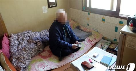 의지할 건 마스크 두 장뿐 독거노인의 코로나19 버티기