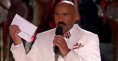 Steve Harvey Crowns The Wrong Miss Universe Video Ps Celebrity