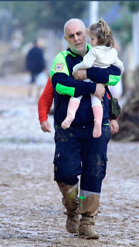 Dana Ayuda Valencia Sabina Narbe
