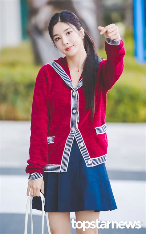 [hd포토] 권은비 ‘하트 줄까 정오의 희망곡 출근길 최규석 기자 톱스타뉴스