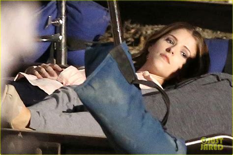 Jennifer Aniston And Anna Kendrick Get Emotional Lying Down On Train