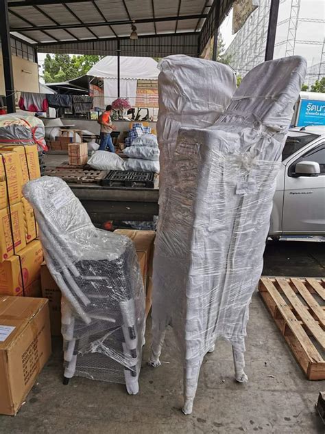 จัดส่งขนส่งเอกชน เก้าอี้เหล็กมีพนักพิง สีดำ งานบรรจุกระสอบ จำนวน 24 ตัว ราคา กระสอบละ 8 000 บาท