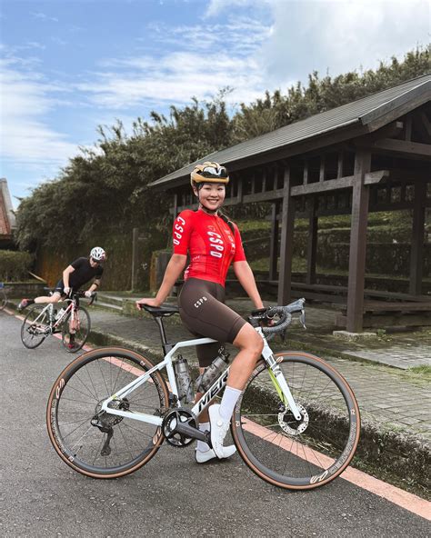 伊娃 Eva 伊娃 Eva Added A New Photo — At 小油坑遊憩區