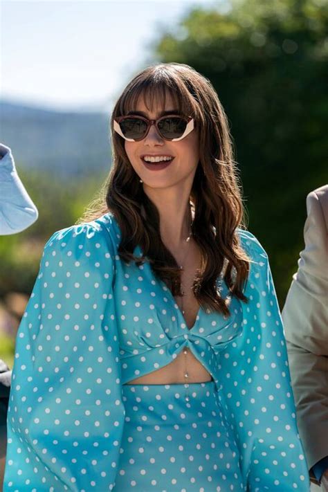 Emily In Paris Begeistert Netflix Fans Mit Ihrem Stil Schweizer Illustrierte