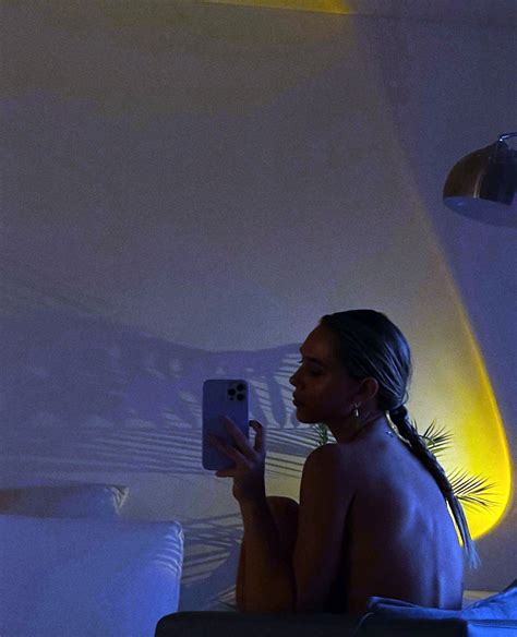 Alexis Ren Nude Leaked Pics And Snapchat Private Porn