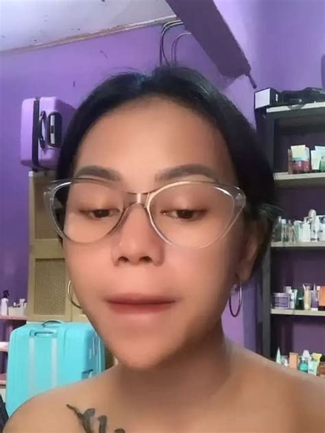 7 Potret Terbaru Cimoy Montok Kini Punya Banyak Tato Hot