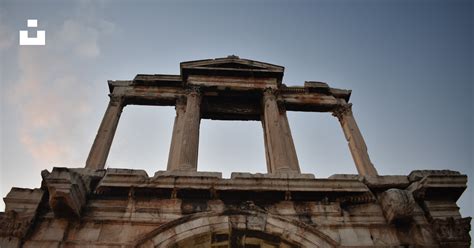 Une Grande Structure En Pierre Photo Photo Athènes Gratuite Sur Unsplash