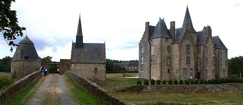 Château De Bourgon à Montsûrs Pa00132833 Monumentum