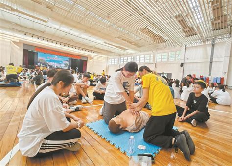 急救知识进校园 上好必修“生命课” 广东华安应急救护服务中心 急救培训心肺复苏急救知识