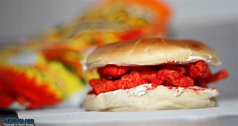 Bagel With Cream Cheese And Hot Cheetos Cheese Bagels Food Study Snacks