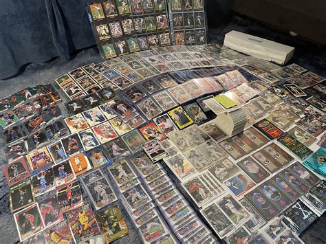 Huge Sports Card Collection Lot W 2 Binders Mlb Nfl Nba Topps Panini