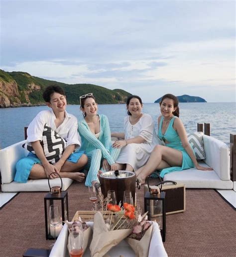 Photo Gallery “พลอย ภัทรากร” แชร์โมเมนต์ครอบครัวฉลองวันเกิดอายุ 33 บอกเลยหน้าตาดียกบ้าน