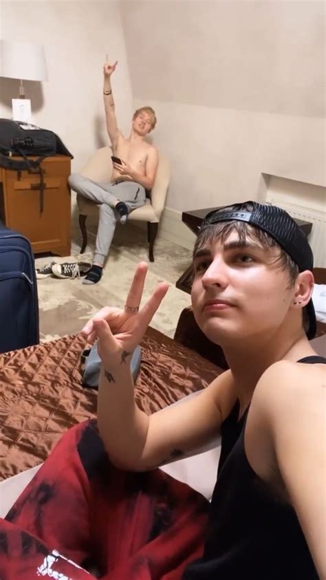 Pin By J Aunahjohnson On Solby In Sam And Colby Sam And Colby Fanfiction Colby Brock