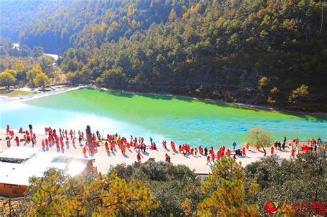 水天一色 大美云南蓝月湖 文化旅游 云桥网