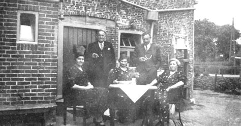 Onthulling Stolpersteine In Waspik Ter Nagedachtenis Aan Familie De Jong