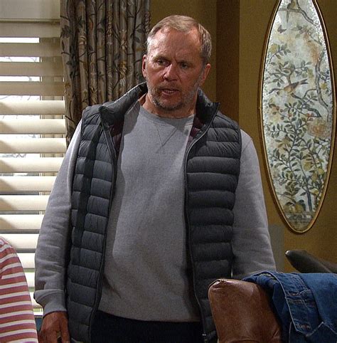 Emmerdale Star Dean Andrews 60 Is Rushed To Hospital For Surgery As