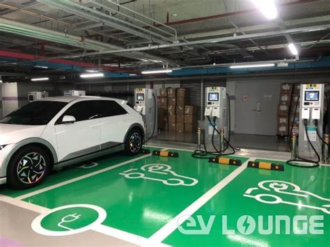 전기차 충전후 계속 주차가능한지