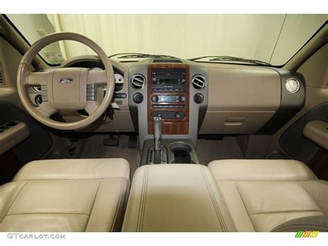 Tan Interior 2004 Ford F150 Lariat Supercrew 4x4 Photo 71390497