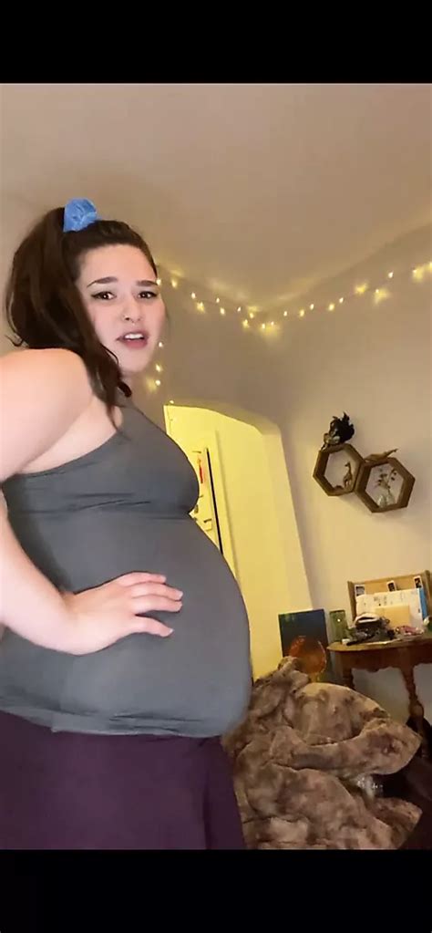 摇晃的肚子 微胖的女孩 Xhamster
