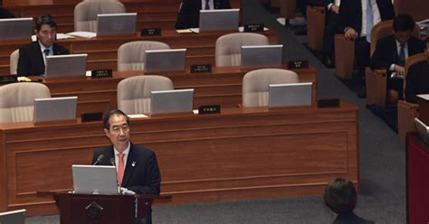 [주간政談 ] 젊은 女 의원들 무시 한덕수 총리 태도 논란