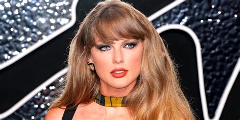 She Looks Different Taylor Swifts Recent Outing Sparks Plastic