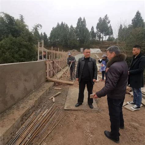 仪陇县：跟踪监督 抢抓非汛期和晴好天气加快实施15个病险水库整治项目工作工程群众