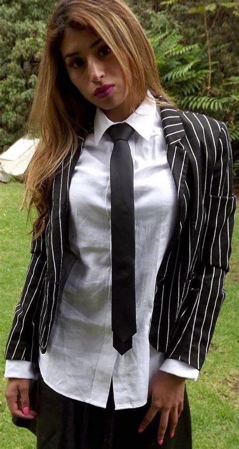 Pin De Juan Joseventura En Guapas En Camisa Blanca Camisa Blanca