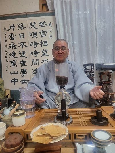 휴봉 상훈 장삼을 고쳐 입고 음악을 전하다 문화저널21