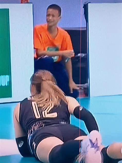 ตบของเมกาวาตี หัตถยาพุ่งรับไม่ทัน วอลเลย์บอลซีวีลีก ไทยอินโดนีเซีย3 0 Youtube