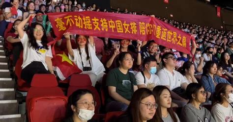 气氛火爆！中国女排重返红磡，4场上座率出炉，将帅感谢球迷