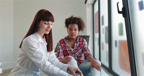 Leg Dislocation First Aid Doctor Examines Stock Footage Sbv 348528352 Storyblocks