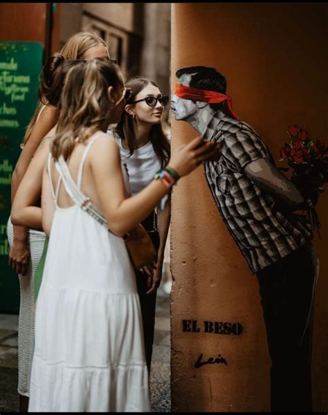 Alberto León The Kiss That Promotes Love Through Art