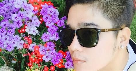 M Y A N M A R H U N K S Zay Ye Htet Selfie