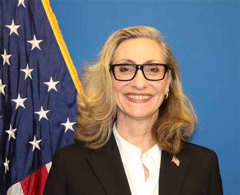 Chargé Daffaires Ai Corina R Sanders Ar الولايات المتحدة