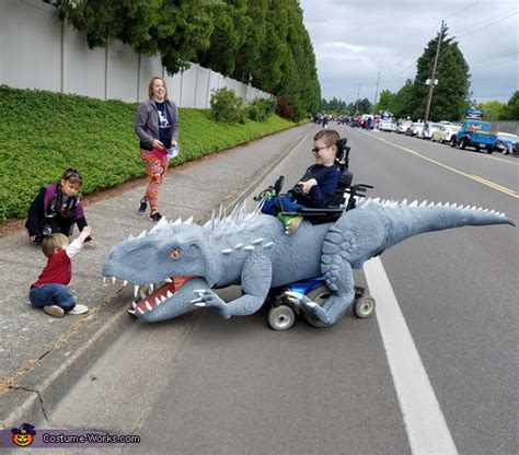 Keaton And The Indominus Rex Costume Creative Diy Costumes