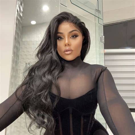 Not Yall Got Auntie Tiktokn Lil Kim Shows Off Her Funky Routine