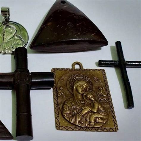 Anting Anting Medalyon Mutya At Orasyon